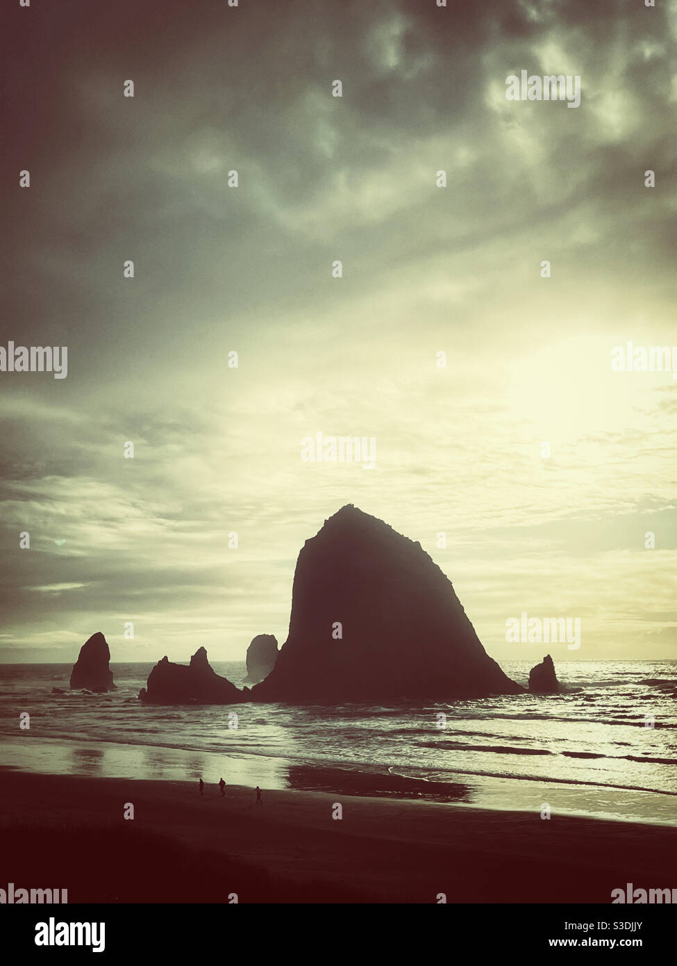 Famous Haystack Rock in Canon beach, oregon Stock Photo - Alamy