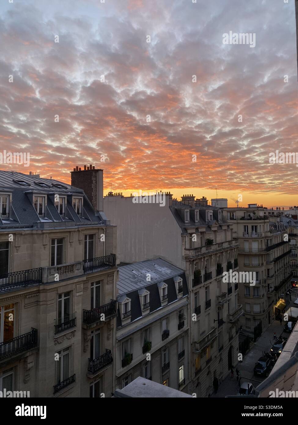 Parisian sunset hi-res stock photography and images - Alamy