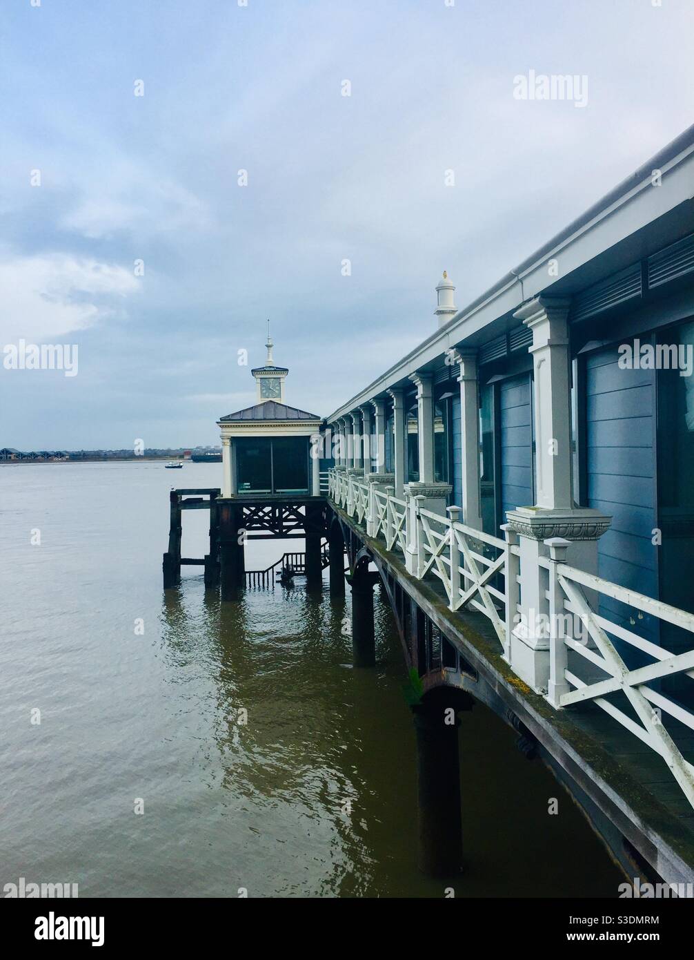 Old british pier hi-res stock photography and images - Alamy