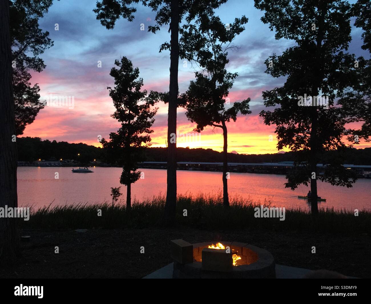 Camping sunset fire hi-res stock photography and images - Alamy