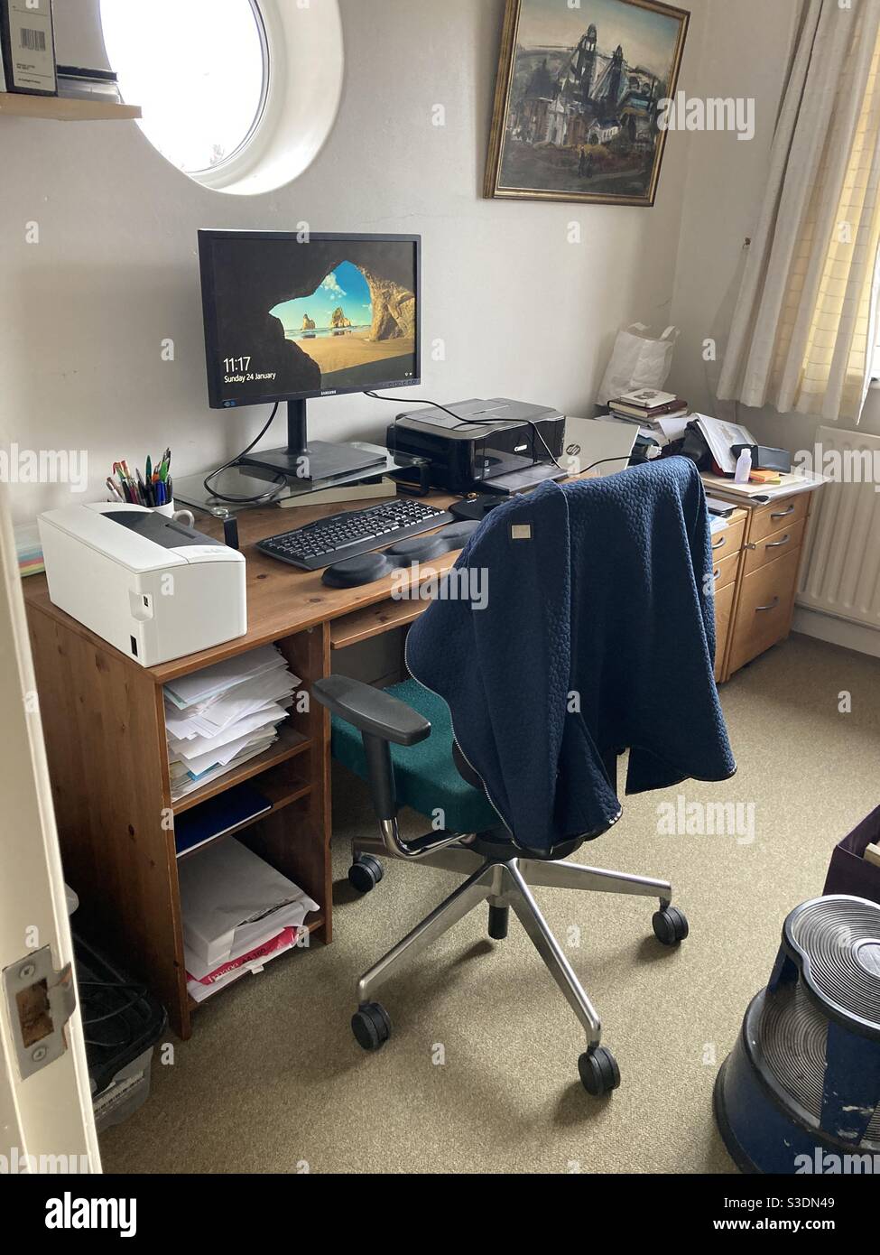 Home office and computer and printer hi-res stock photography and ...