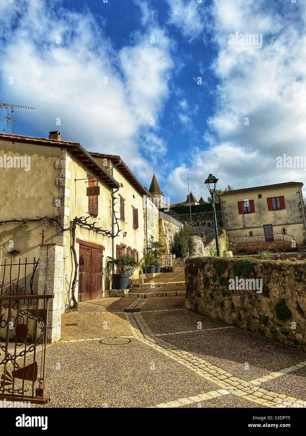 French town of Lauzan, Aquitaine Stock Photo - Alamy