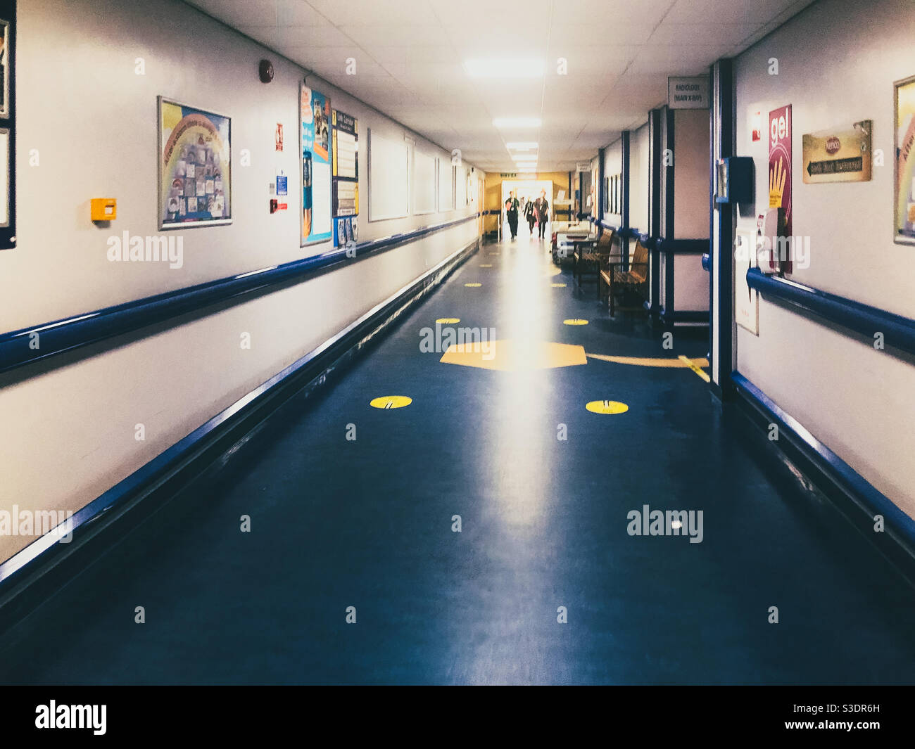 Looking down a corridor in an NHS hospital Stock Photo - Alamy