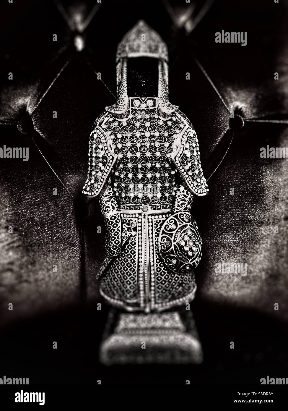 Decorative figure of an Islamic style armour Stock Photo - Alamy
