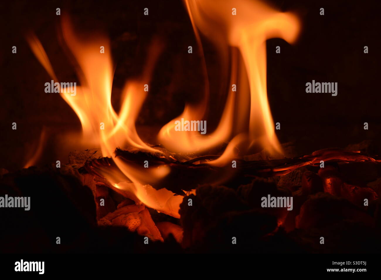 Feux de bois hi-res stock photography and images - Alamy