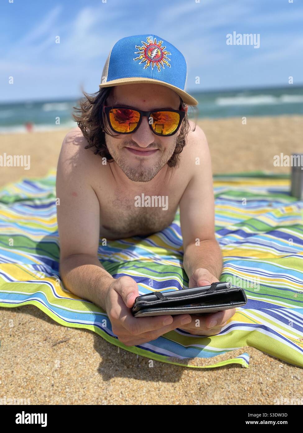 Sand reading hi-res stock photography and images - Alamy