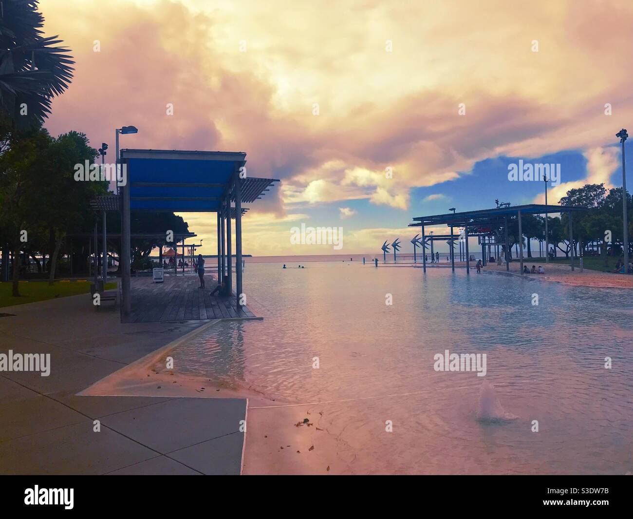 Cairns downtown hi-res stock photography and images - Alamy