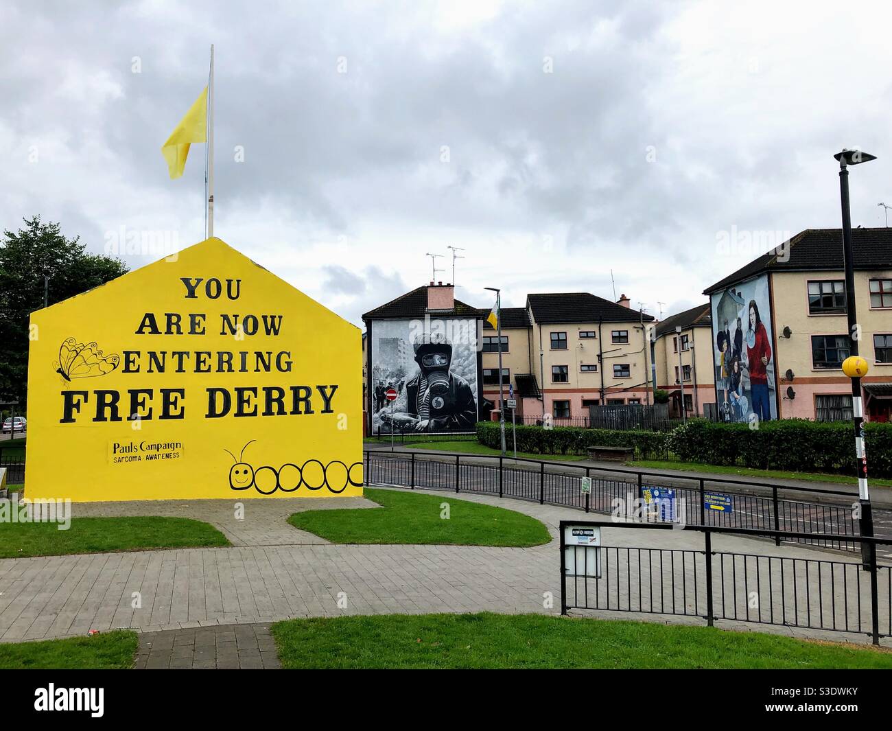 The bogside and free derry corner hi-res stock photography and images ...