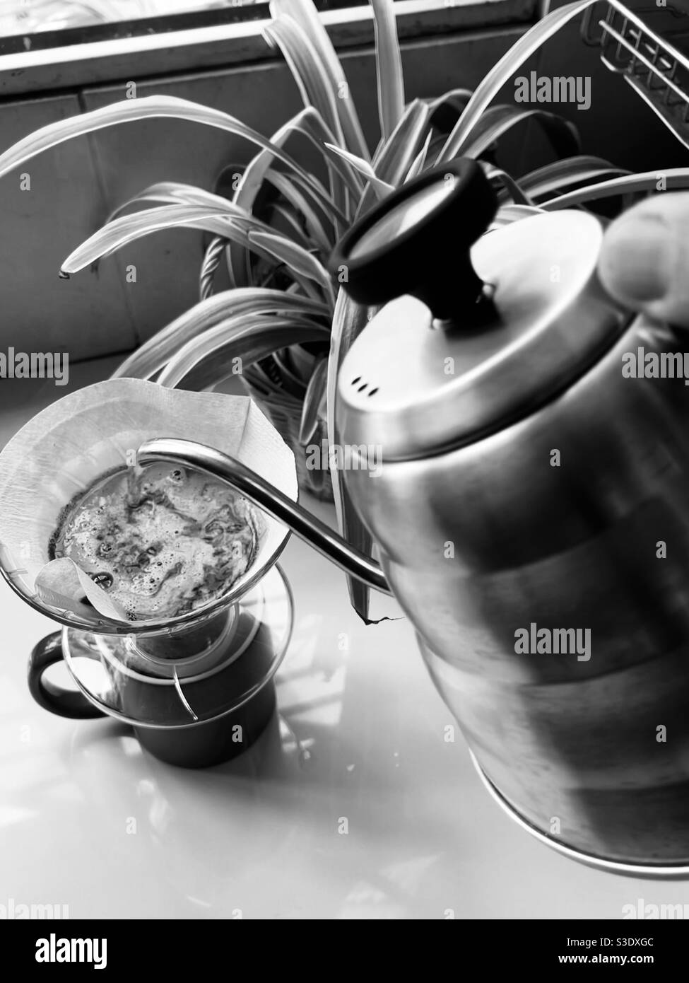 Hot pour method hi-res stock photography and images - Alamy