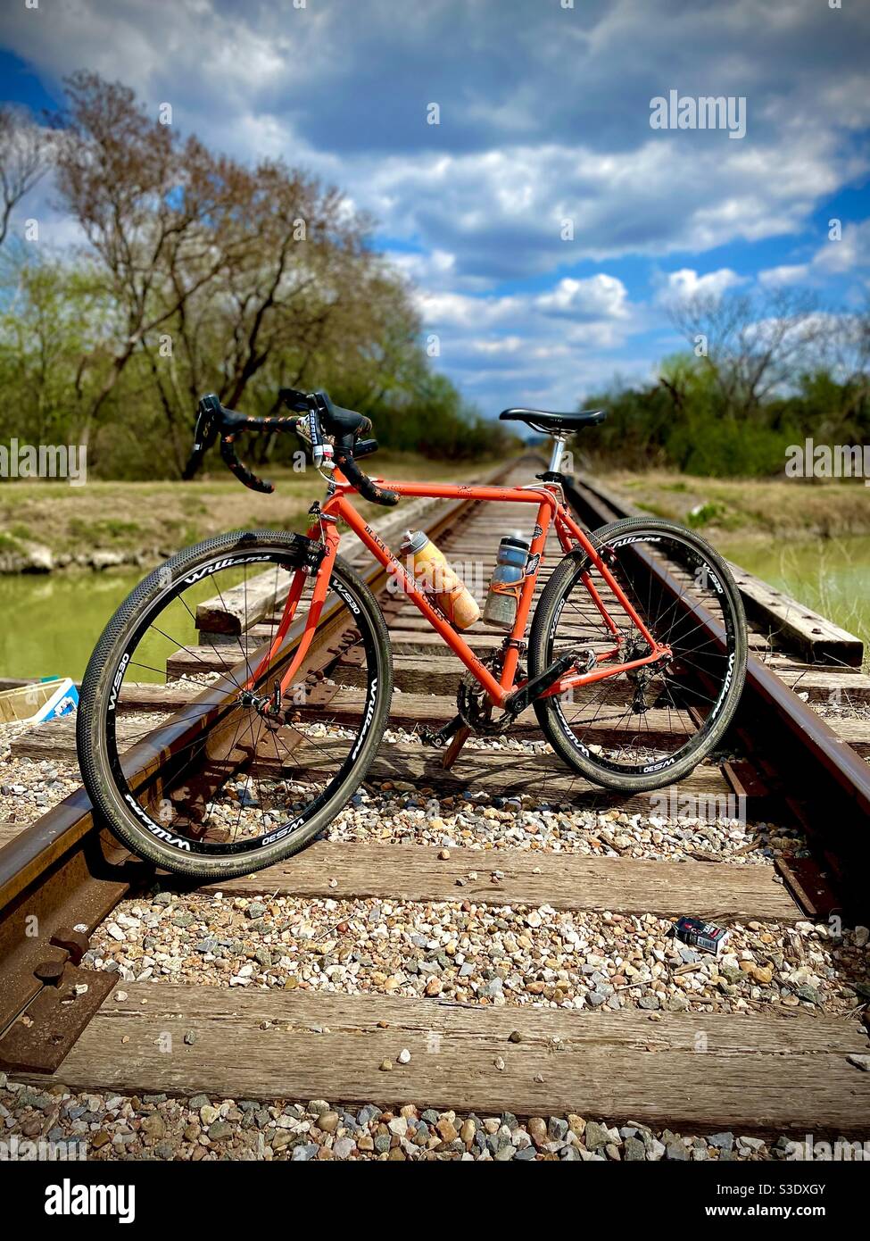Tracks and gravel hi-res stock photography and images - Alamy