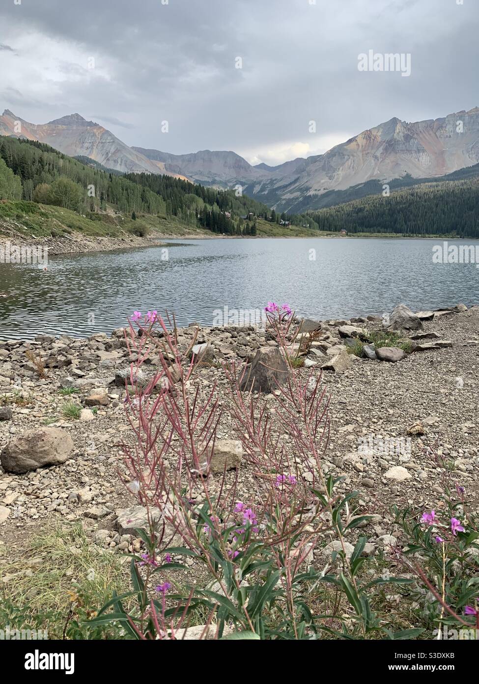 Dramatic lake hi-res stock photography and images - Alamy