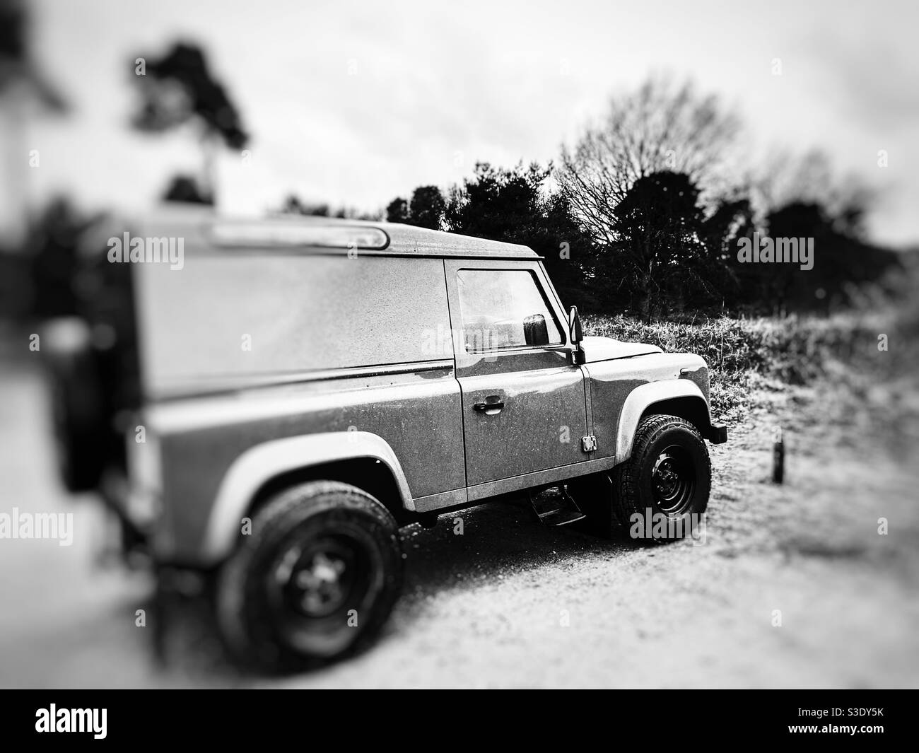 Short wheelbase land rover hi-res stock photography and images - Alamy