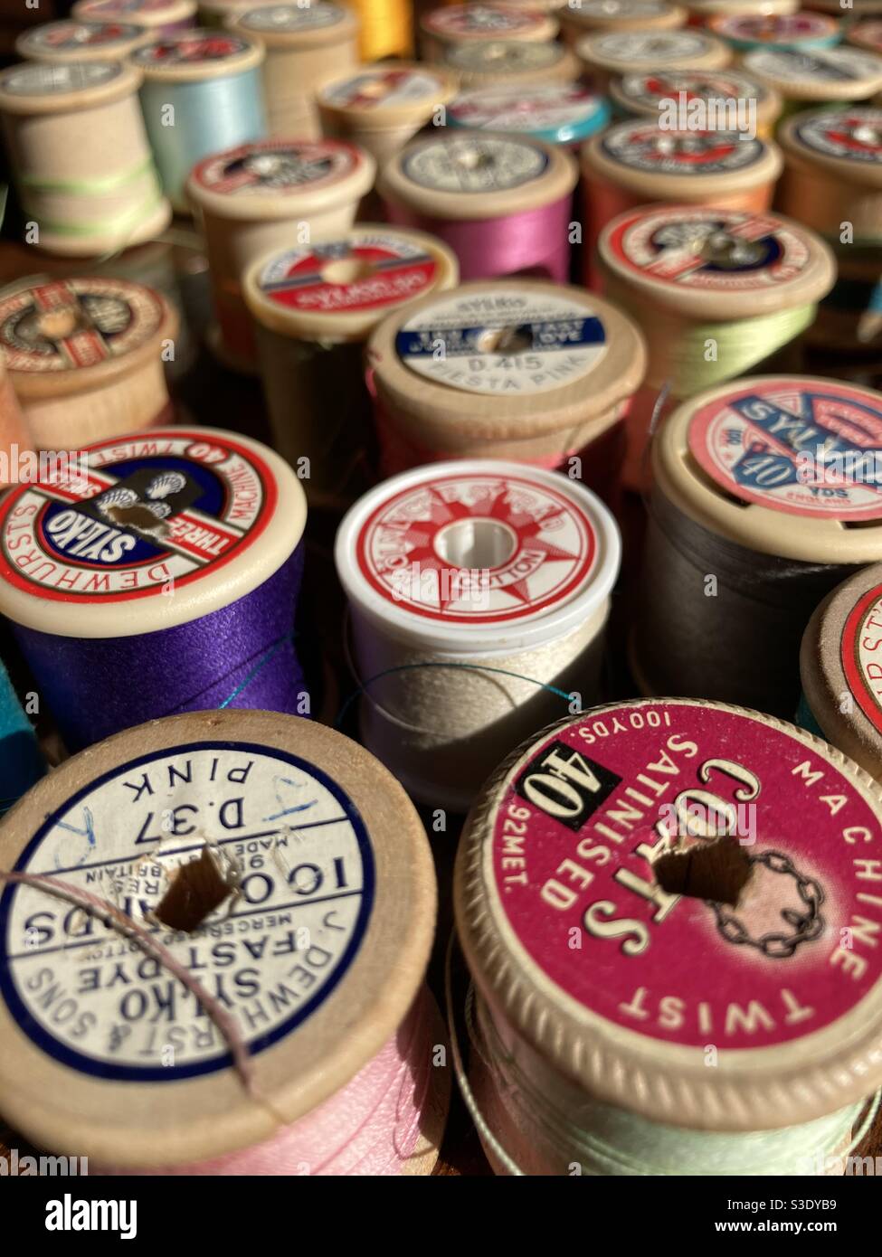 Vintage spools hi-res stock photography and images - Alamy