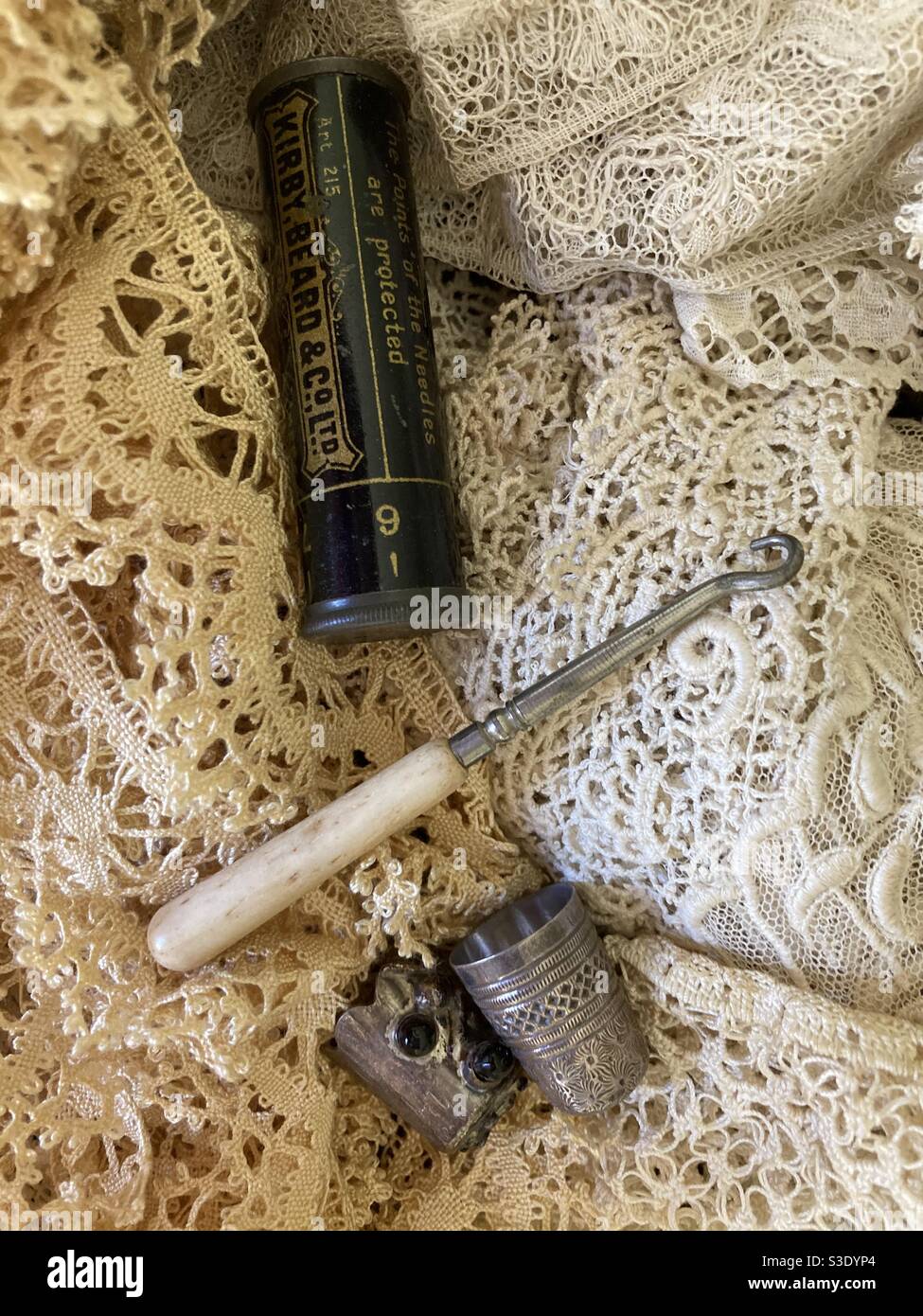 Sewing paraphernalia hi-res stock photography and images - Alamy