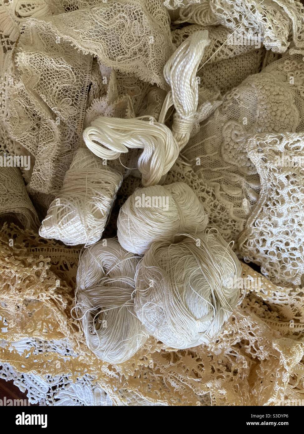 Thread lace hi-res stock photography and images - Alamy