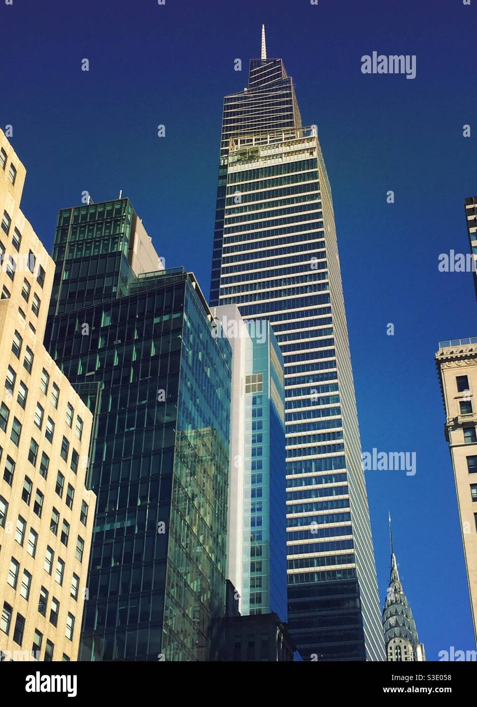 The super tall One Vanderbilt building towers above others skyscrapers ...