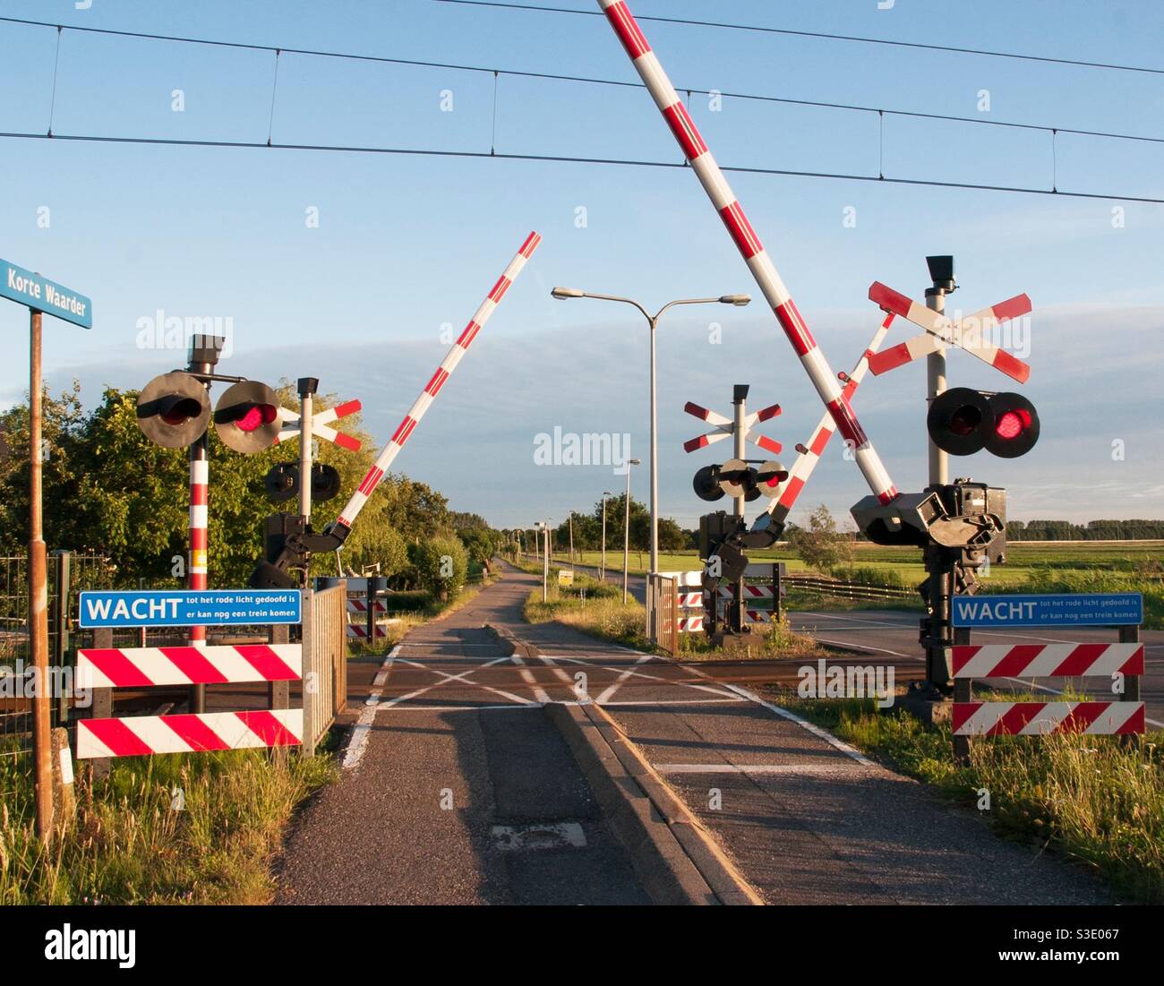 Railroad crossing sign in rural hi-res stock photography and images - Alamy