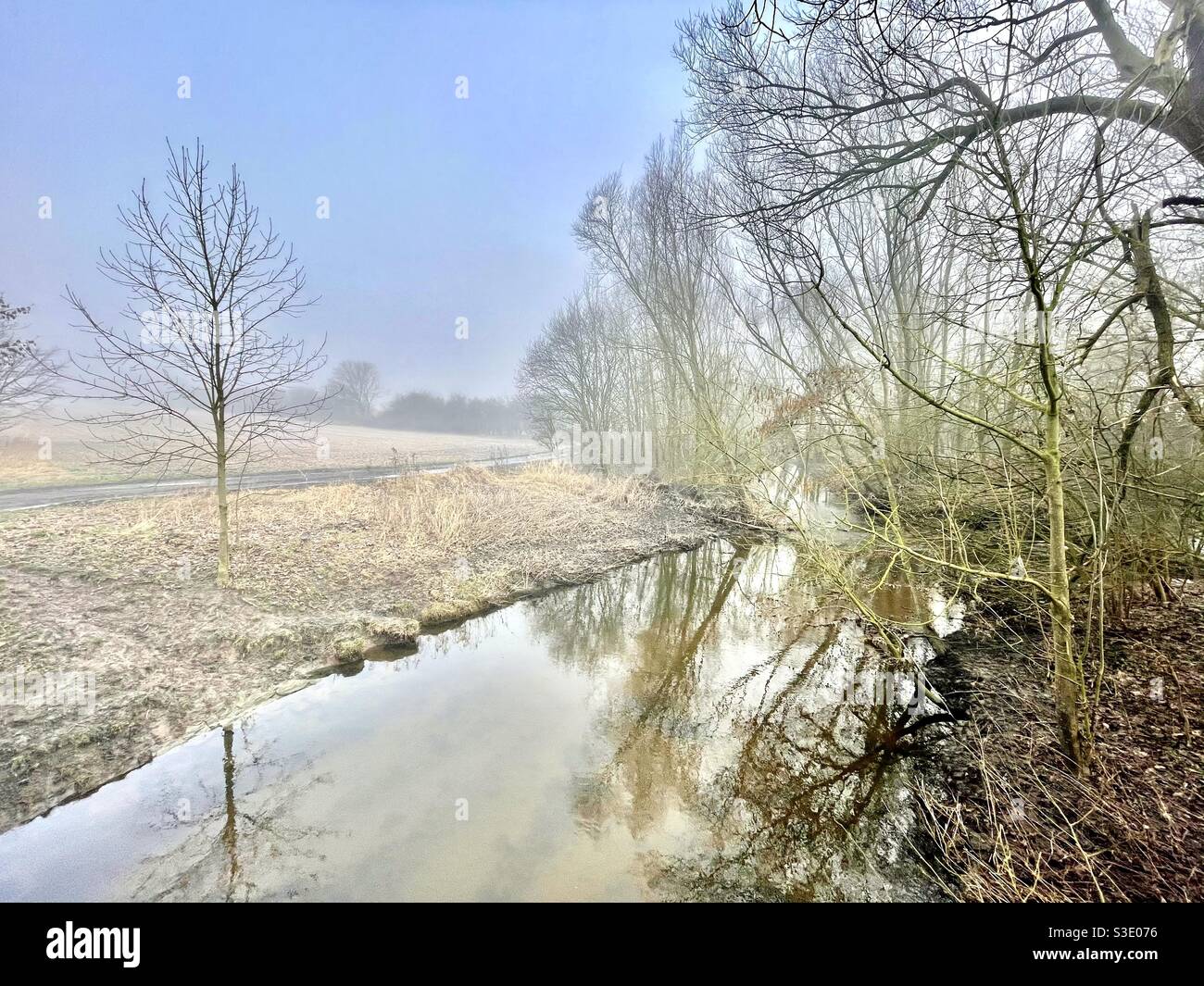 Mist over country hi-res stock photography and images - Alamy