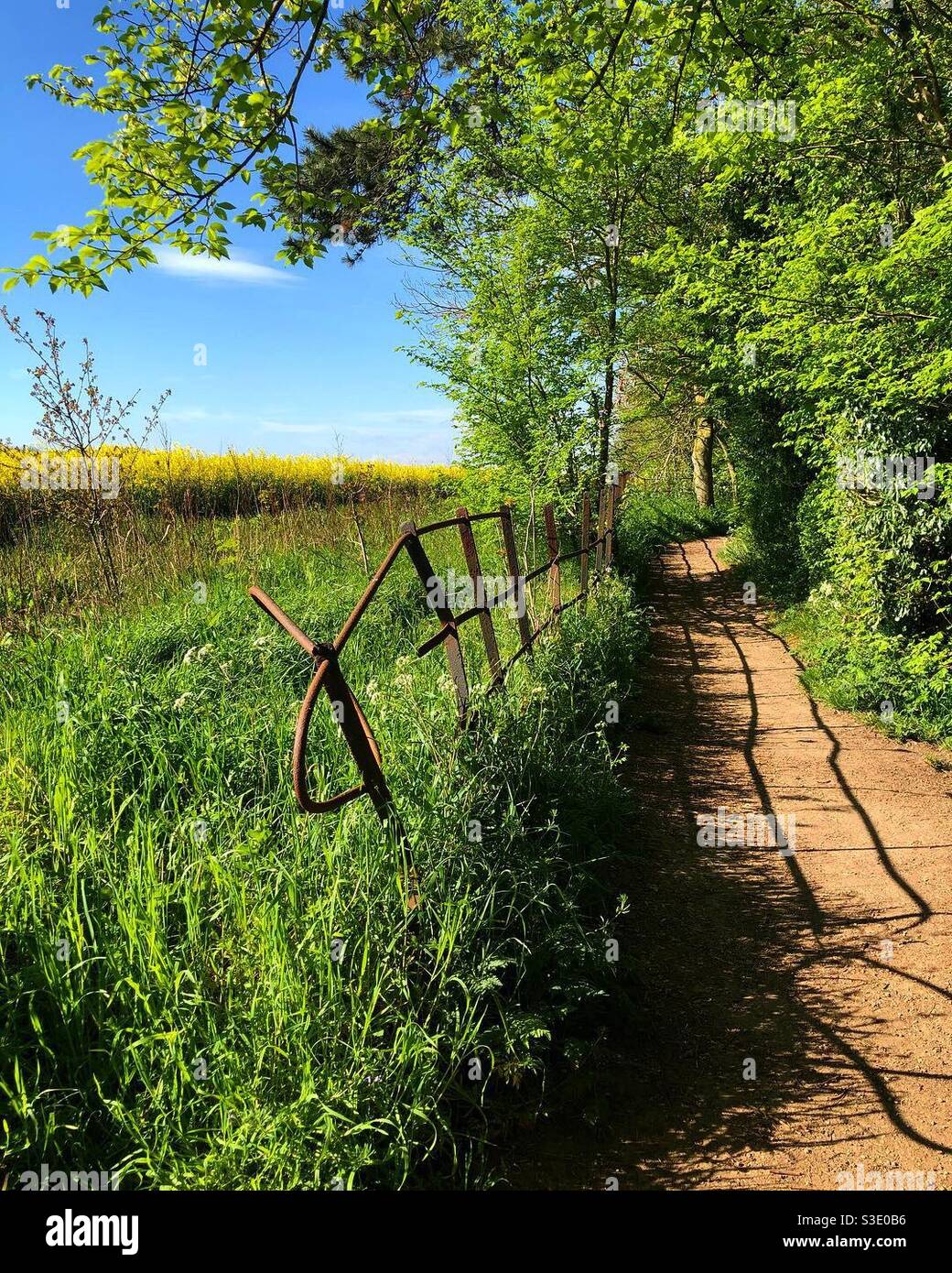 Wonky fence hi-res stock photography and images - Alamy