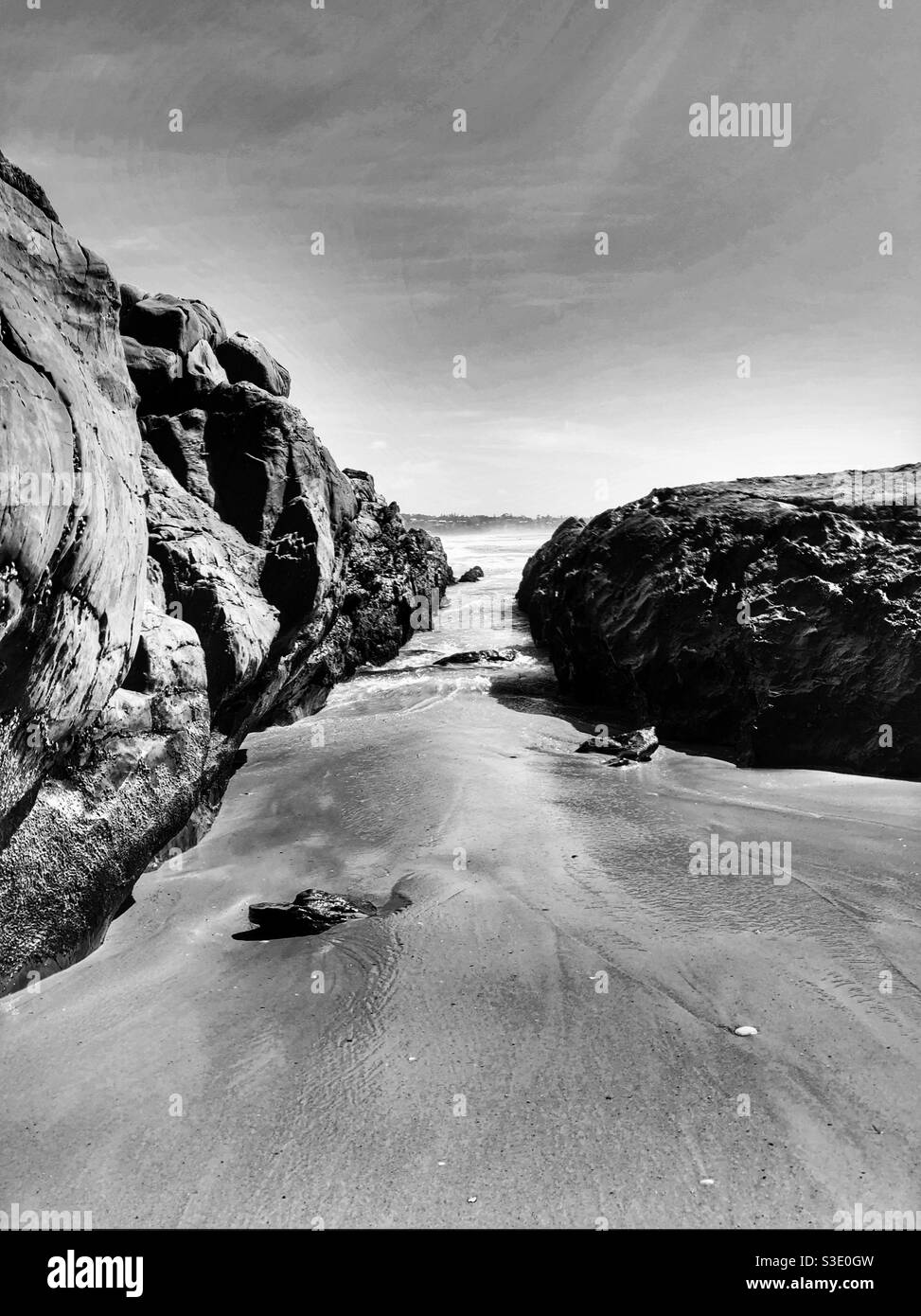 Solid rock formation hi-res stock photography and images - Alamy