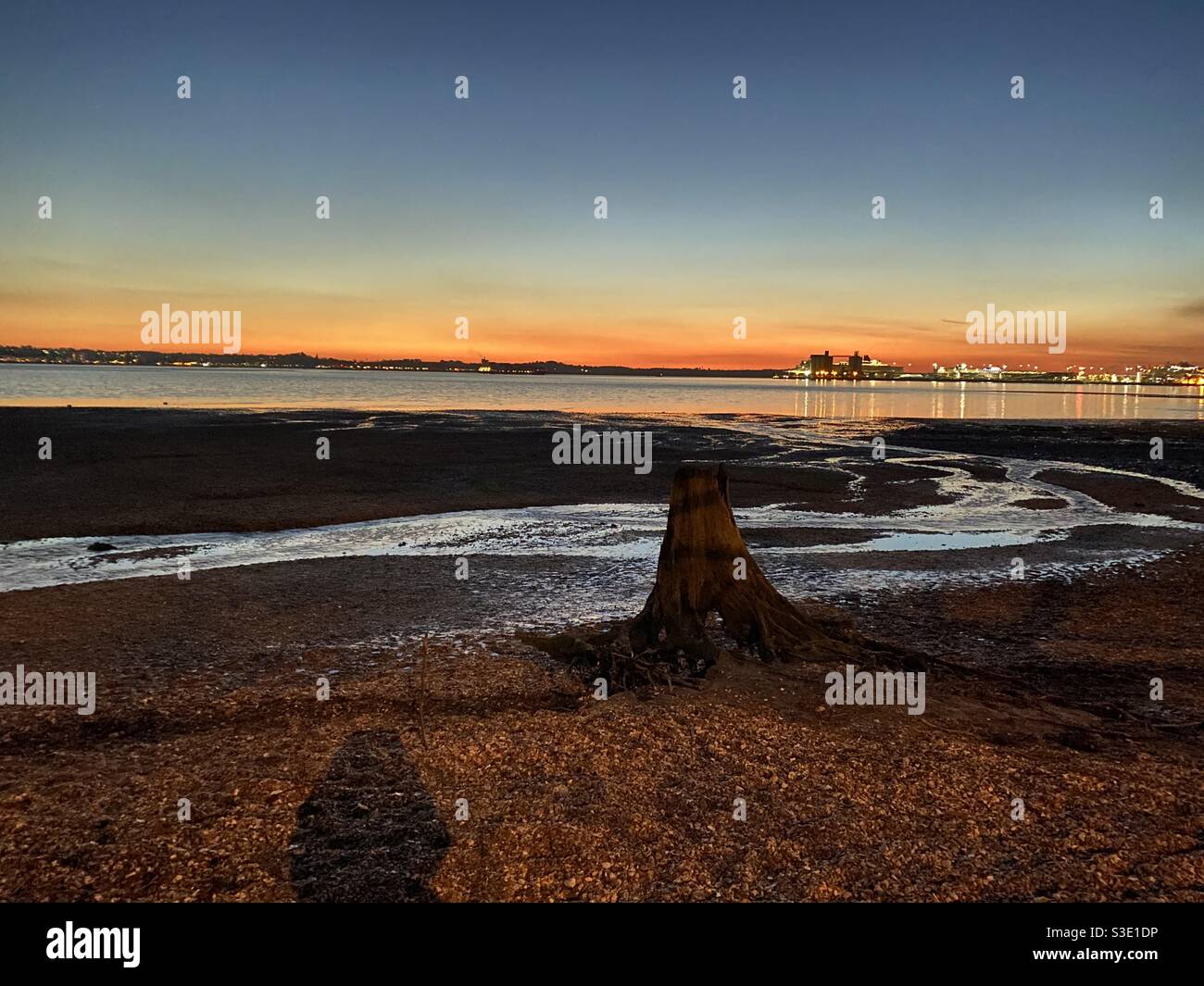 Southampton beach walk High Resolution Stock Photography and Images - Alamy