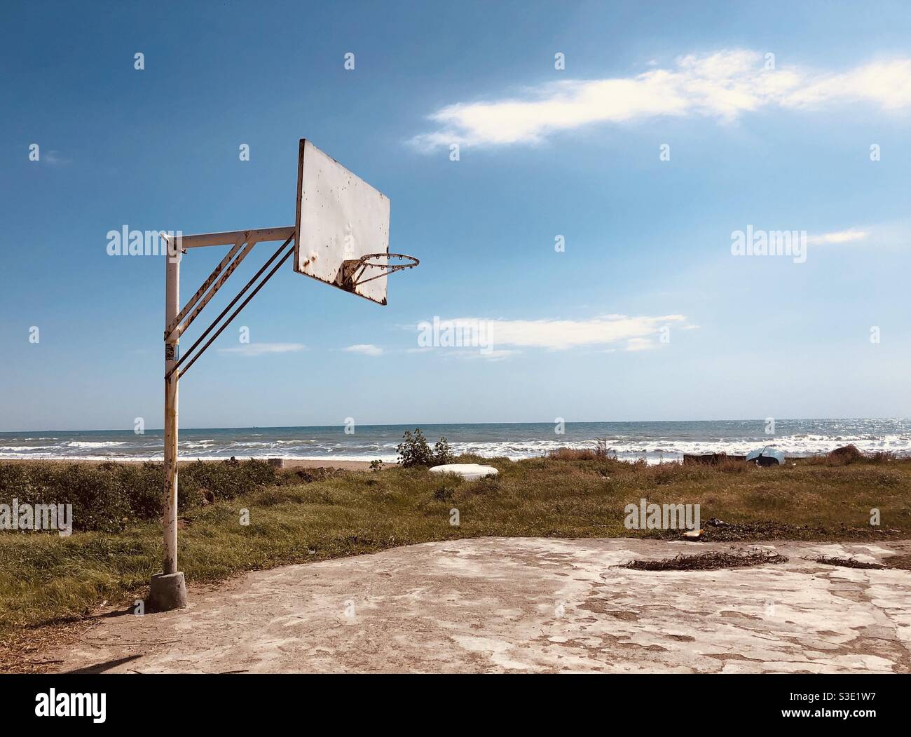 Basketball pitch hi-res stock photography and images - Alamy