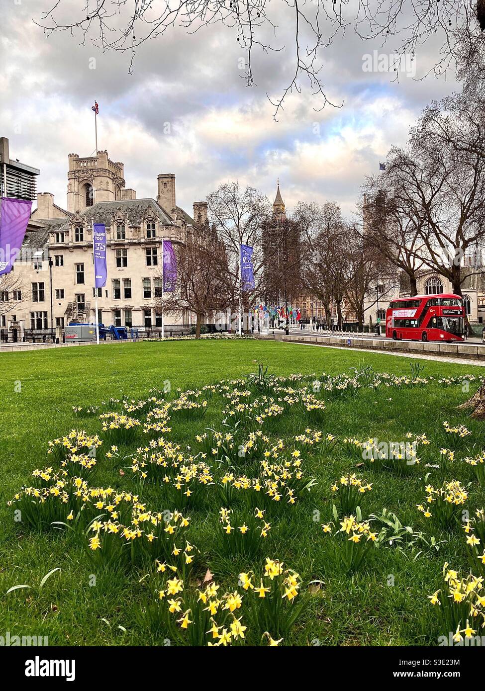 Flowers for queen elizabeth hi-res stock photography and images - Alamy