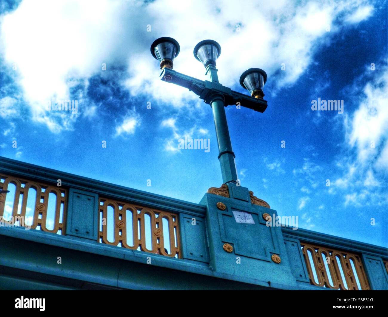 Bridge parapet lamp hi-res stock photography and images - Alamy