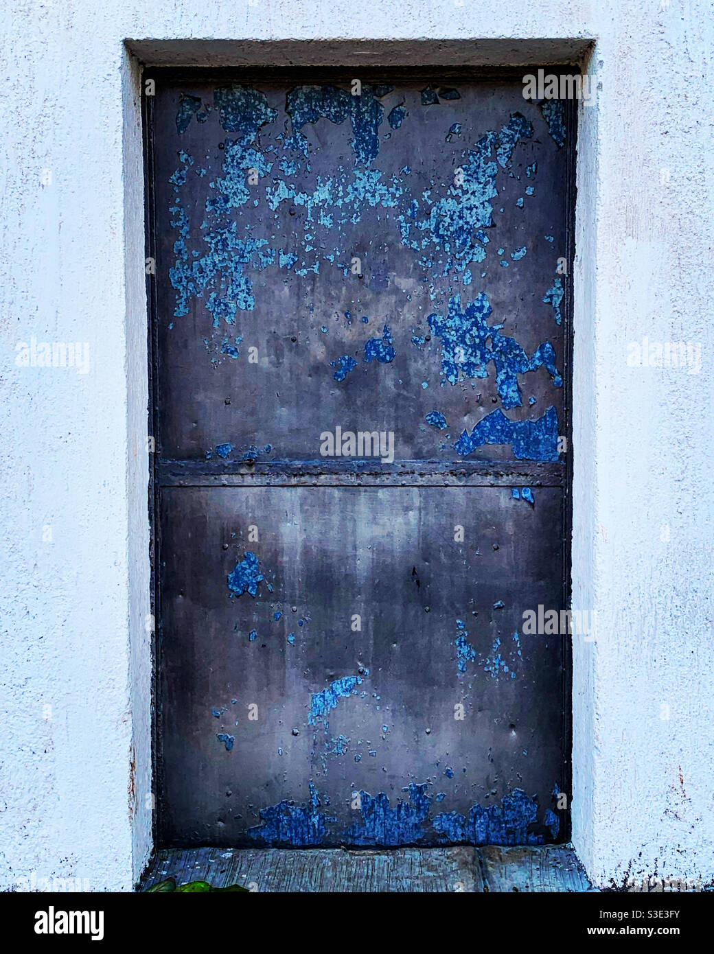 Minimal door hi-res stock photography and images - Alamy