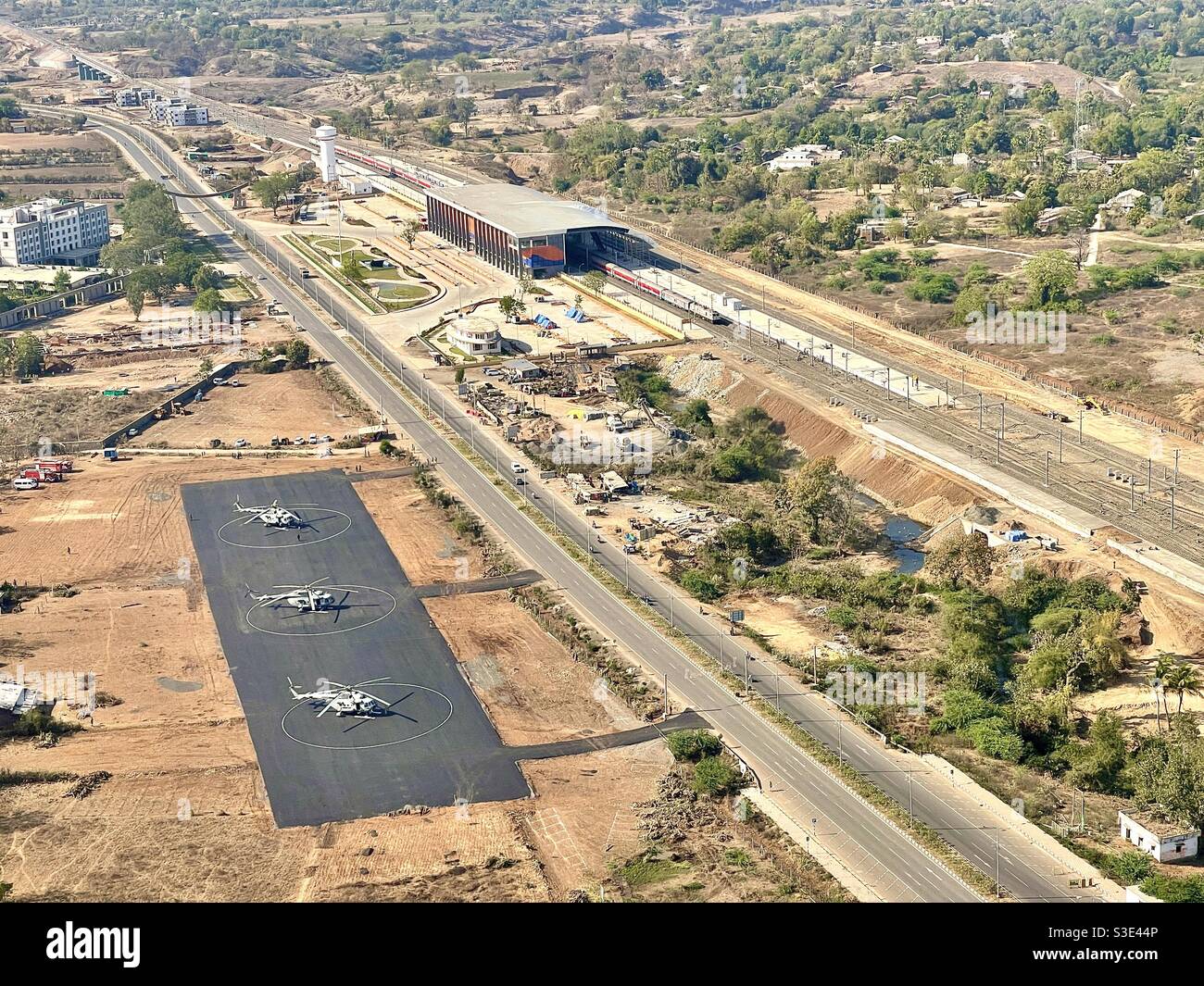 India train station gujarat hi-res stock photography and images - Alamy