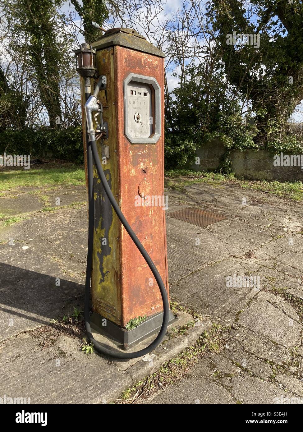 Old style petrol pump hi-res stock photography and images - Alamy