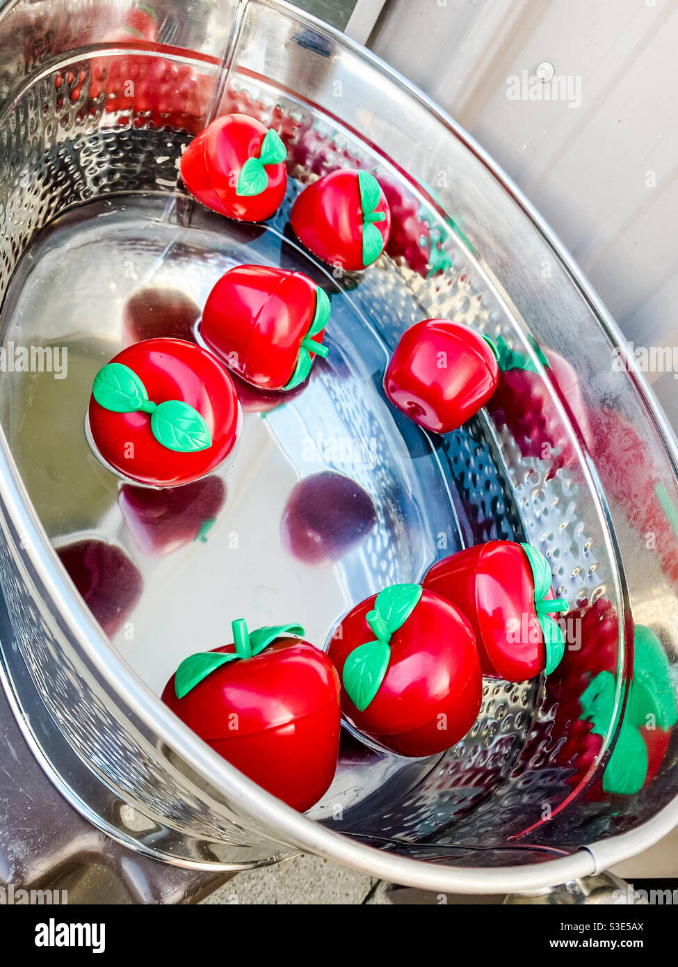 Bobbing about hi-res stock photography and images - Alamy
