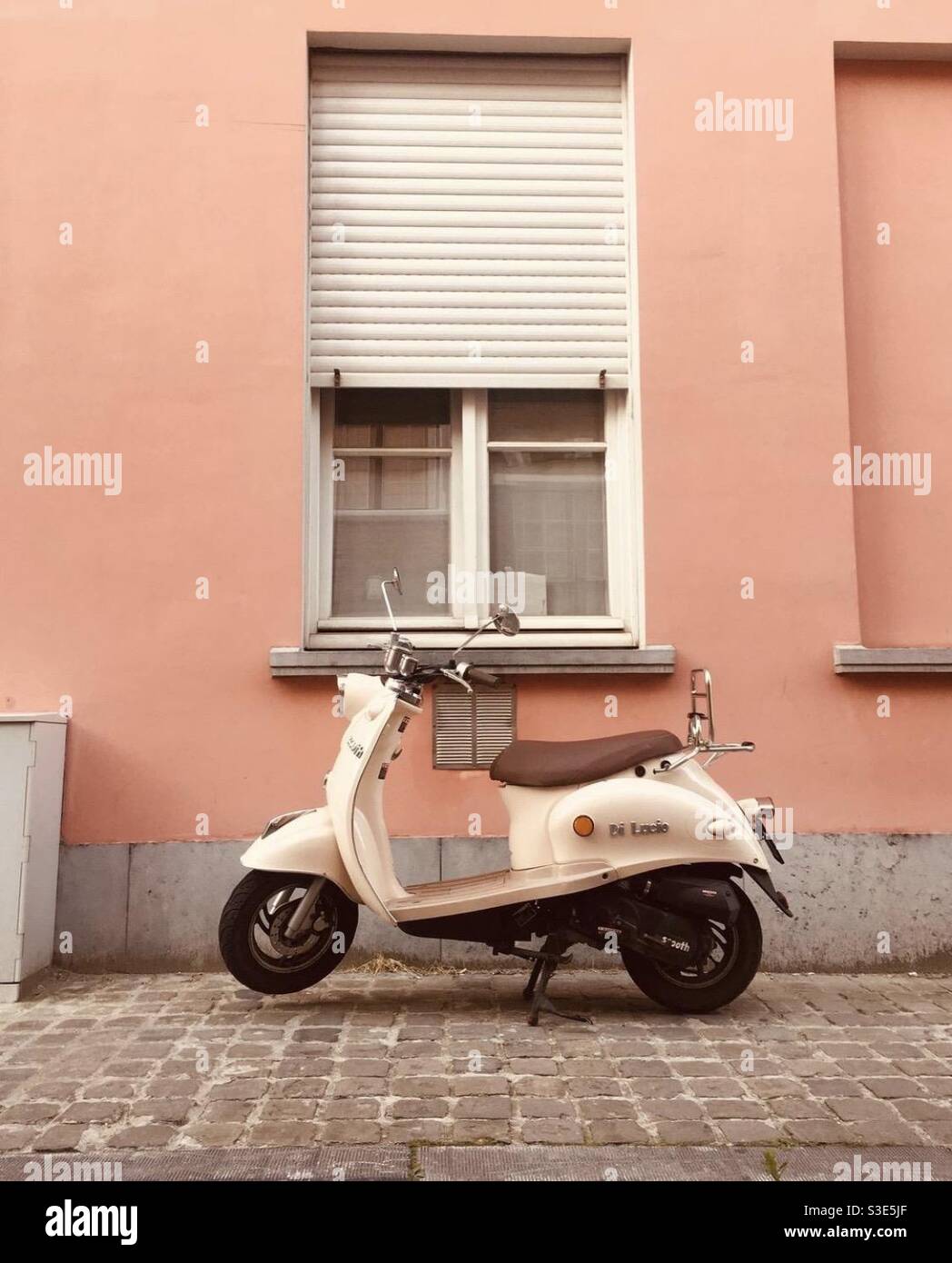 Pink moped hi-res stock photography and images - Alamy