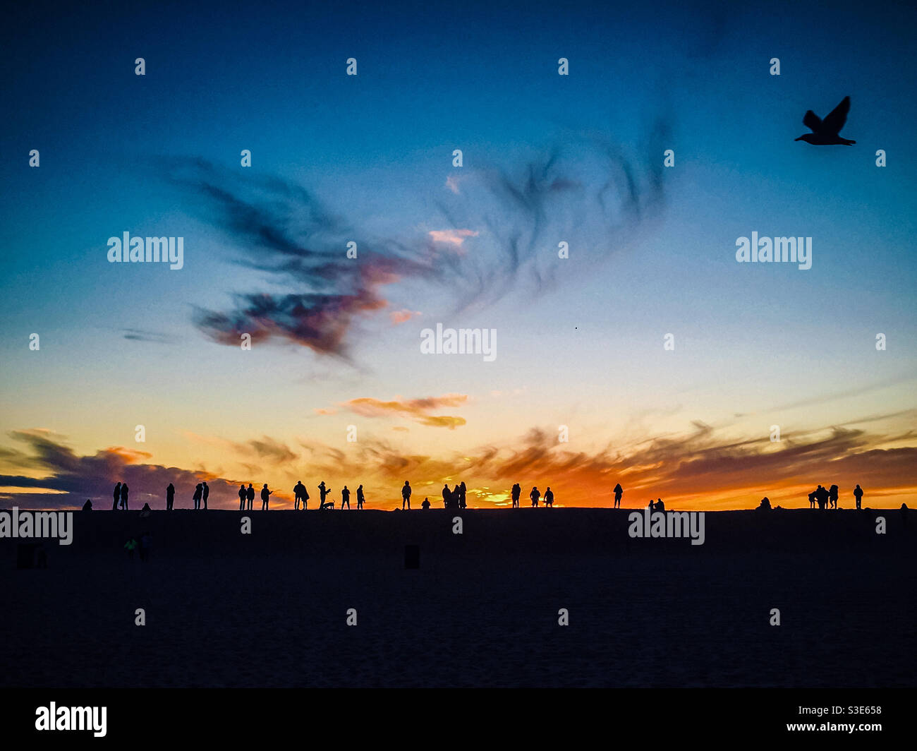 People watching sun set hi-res stock photography and images - Alamy