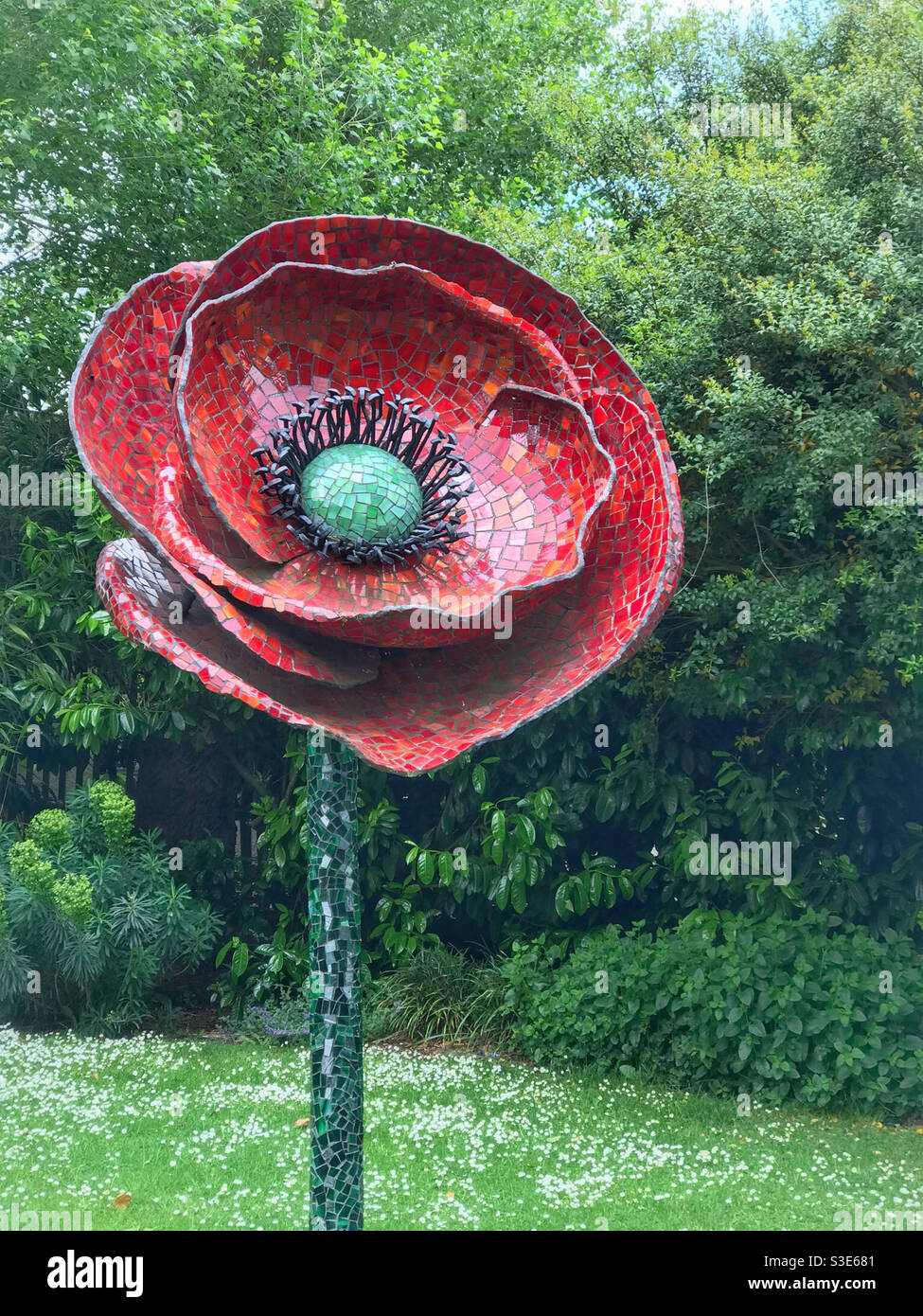 Poppy memorial sculpture, in Cripplegate Park, Worcester ...