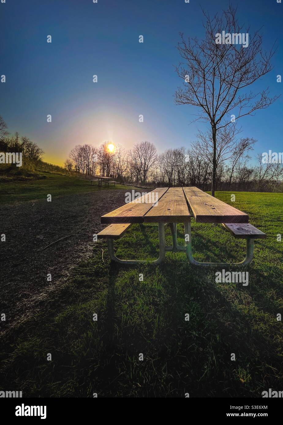 Picnictable hi-res stock photography and images - Alamy