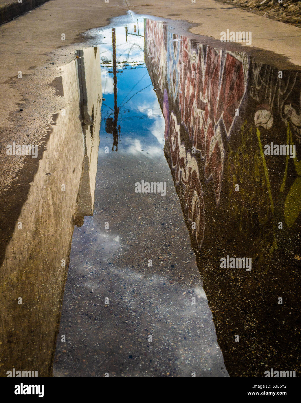 Los angeles street art alley hi-res stock photography and images - Alamy