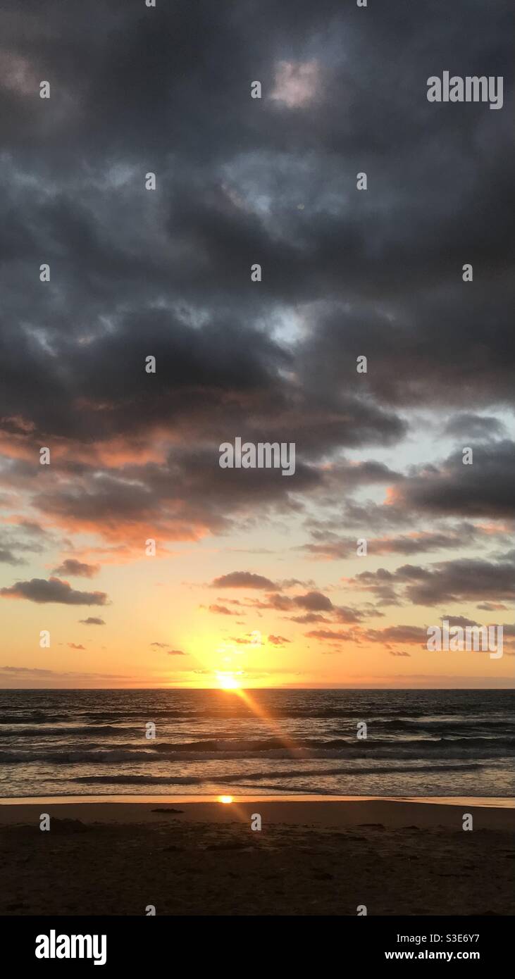 Blue water sky sunset hi-res stock photography and images - Alamy