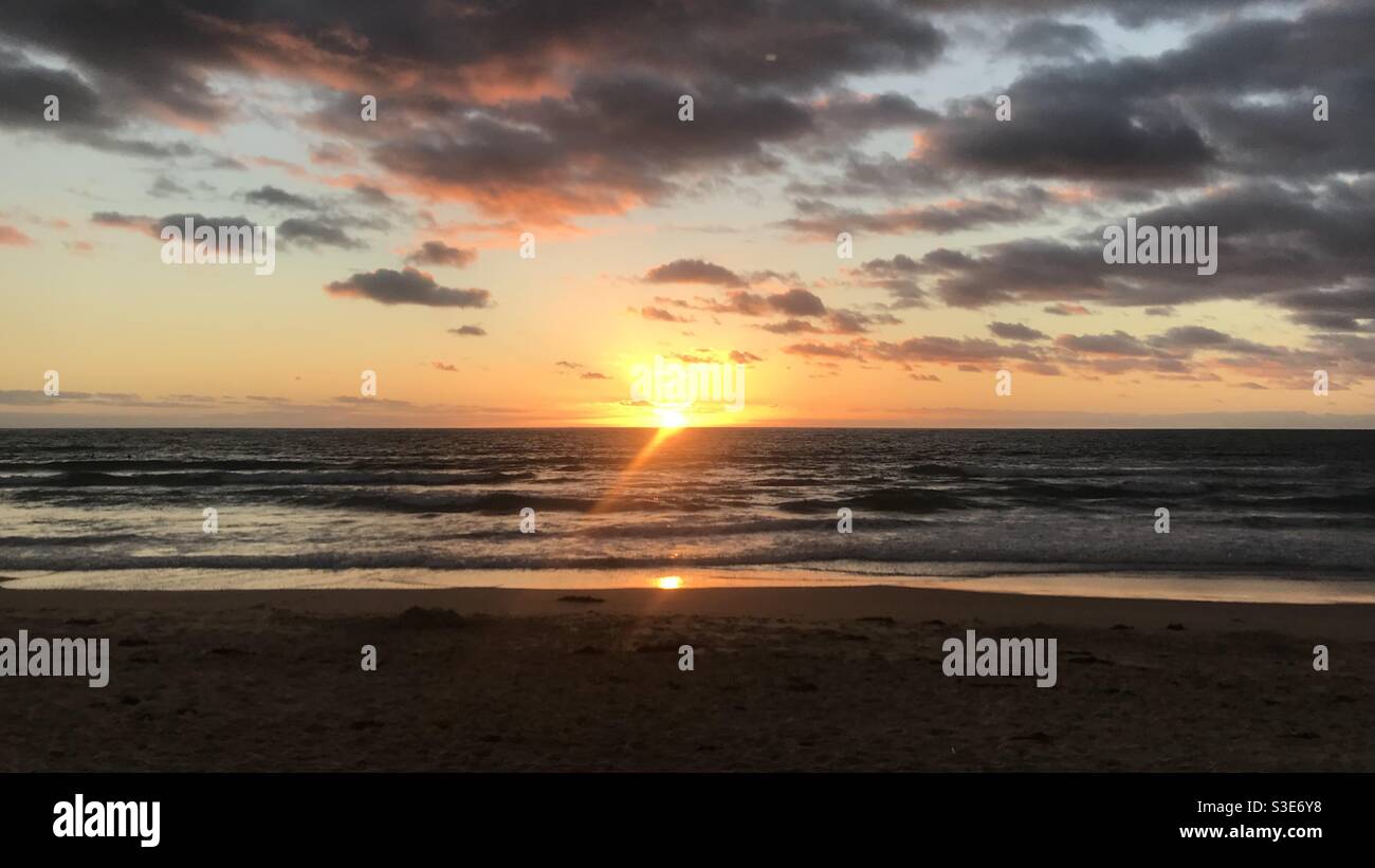 Blue water sky sunset hi-res stock photography and images - Alamy