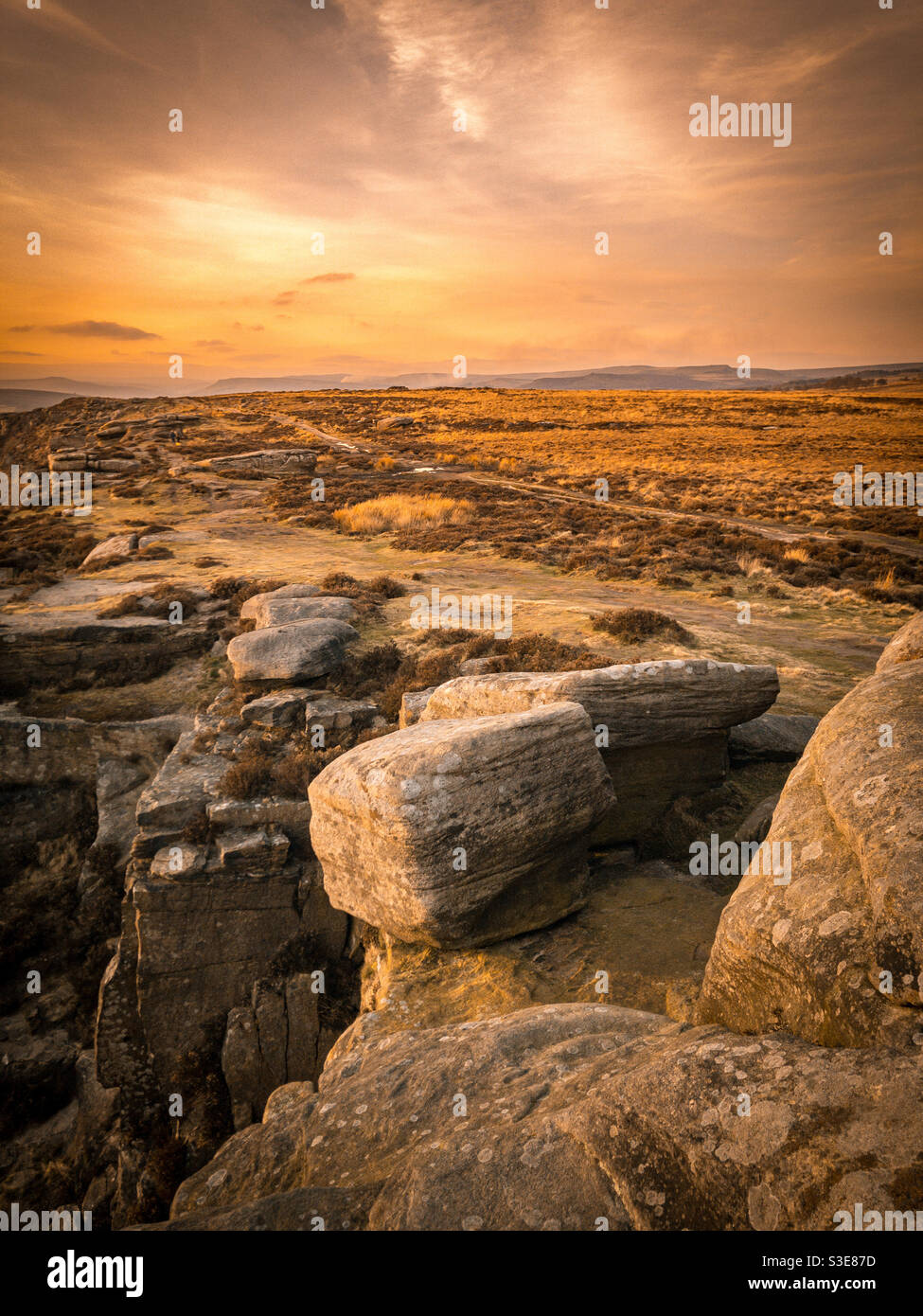 Curbar edge peak district hi-res stock photography and images - Alamy