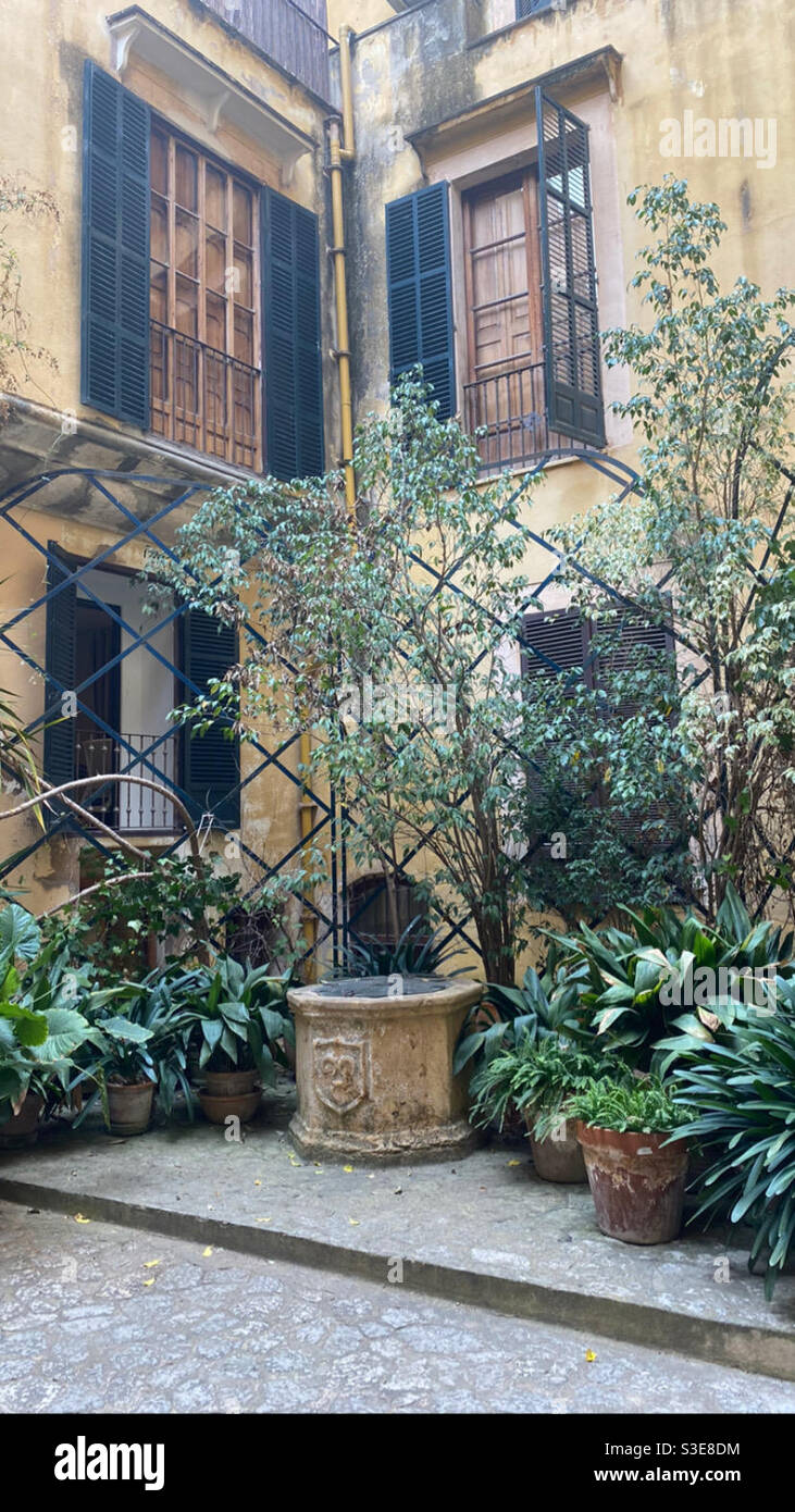 Corner window windows hi-res stock photography and images - Alamy