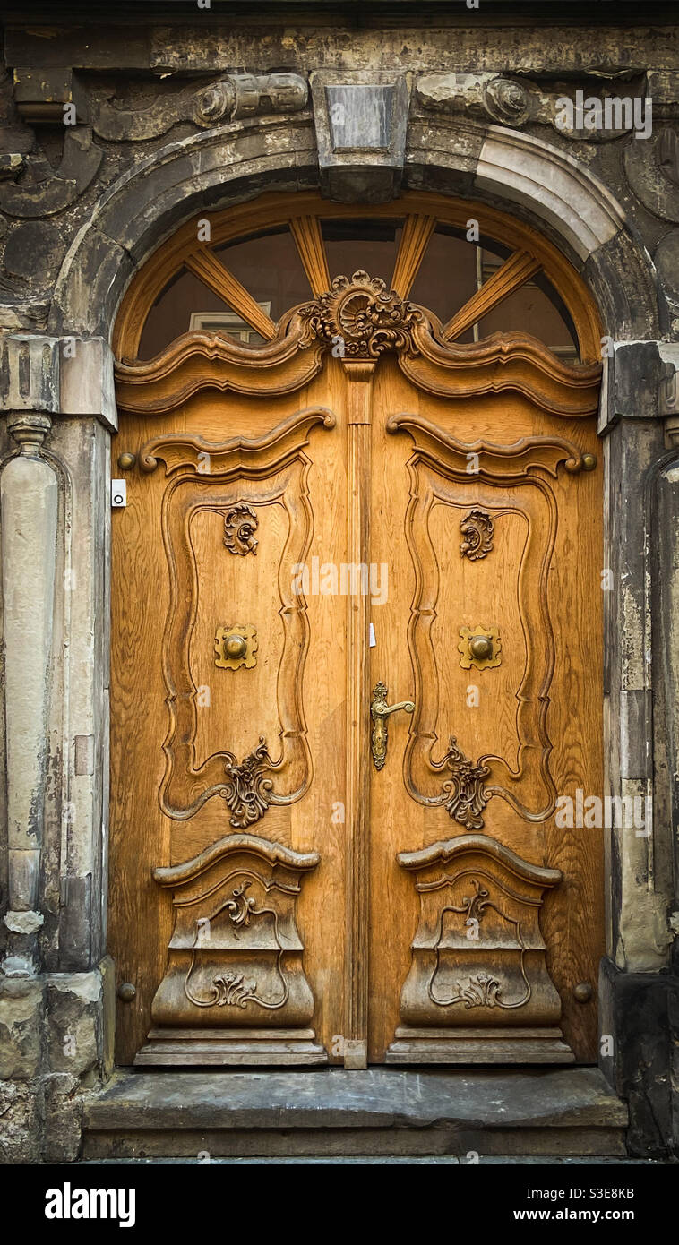 Old front door hi-res stock photography and images - Alamy