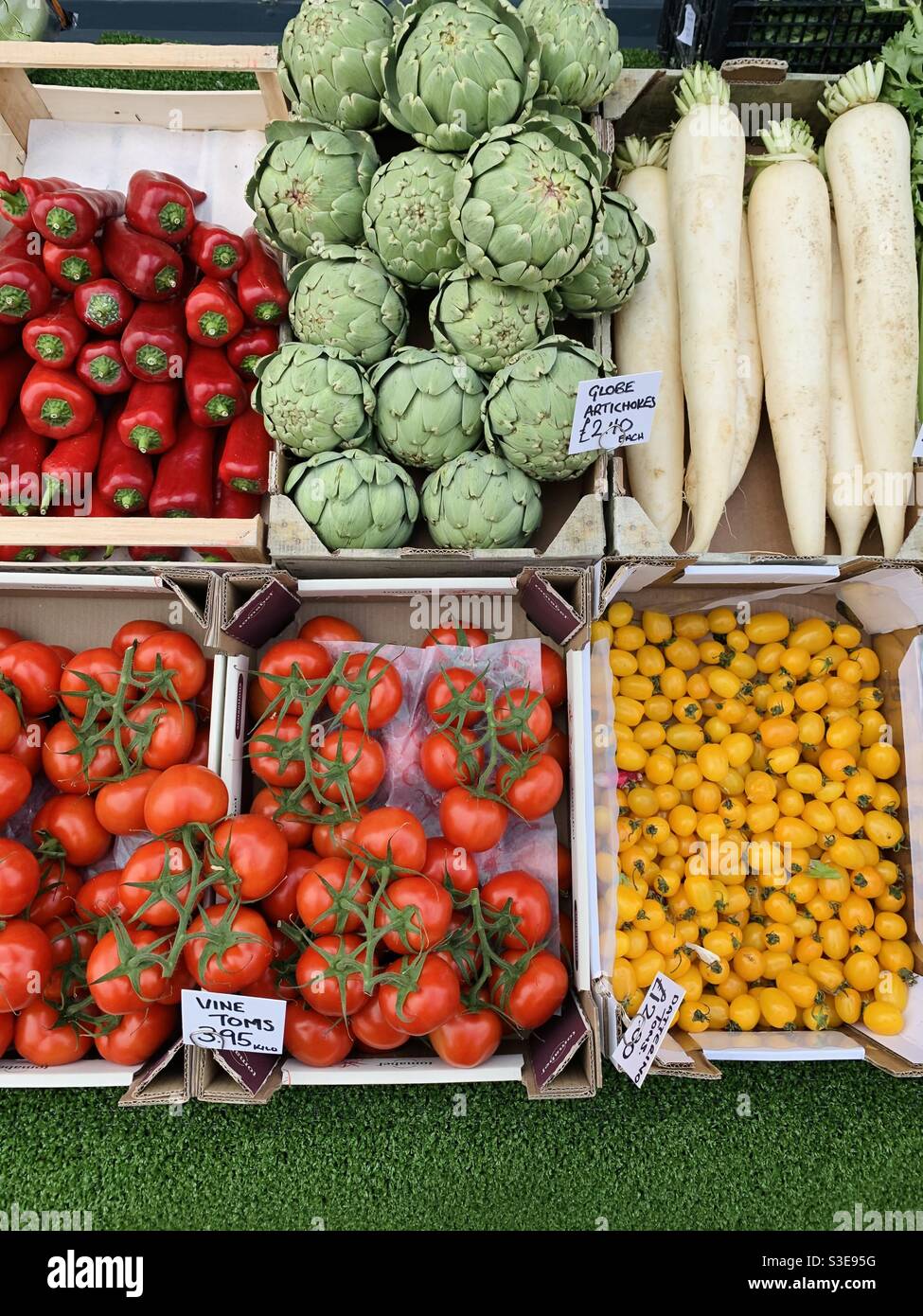 Vegetable store hi-res stock photography and images - Alamy