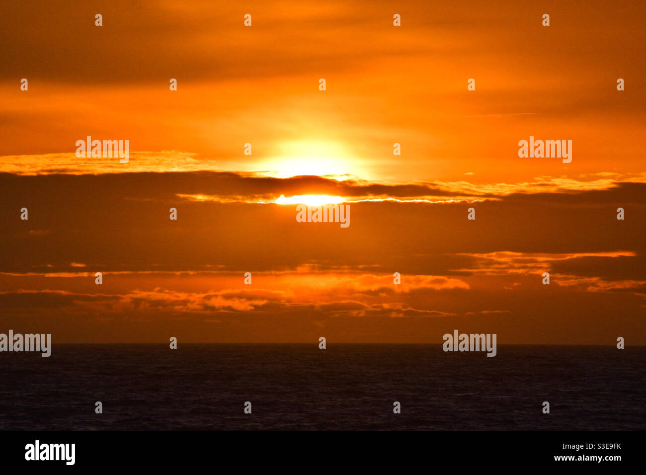 News weather sunset hi-res stock photography and images - Alamy