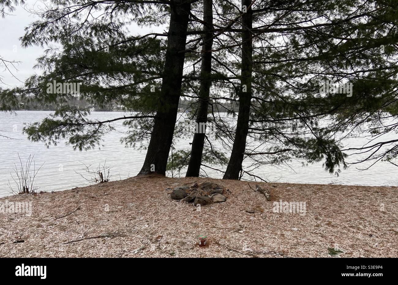 Campfire snow hi-res stock photography and images - Alamy