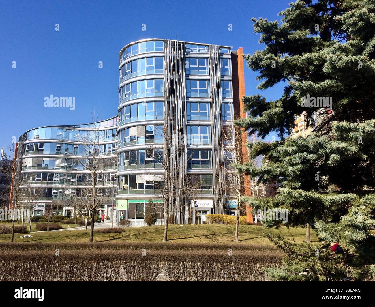 Steel facade hi-res stock photography and images - Alamy