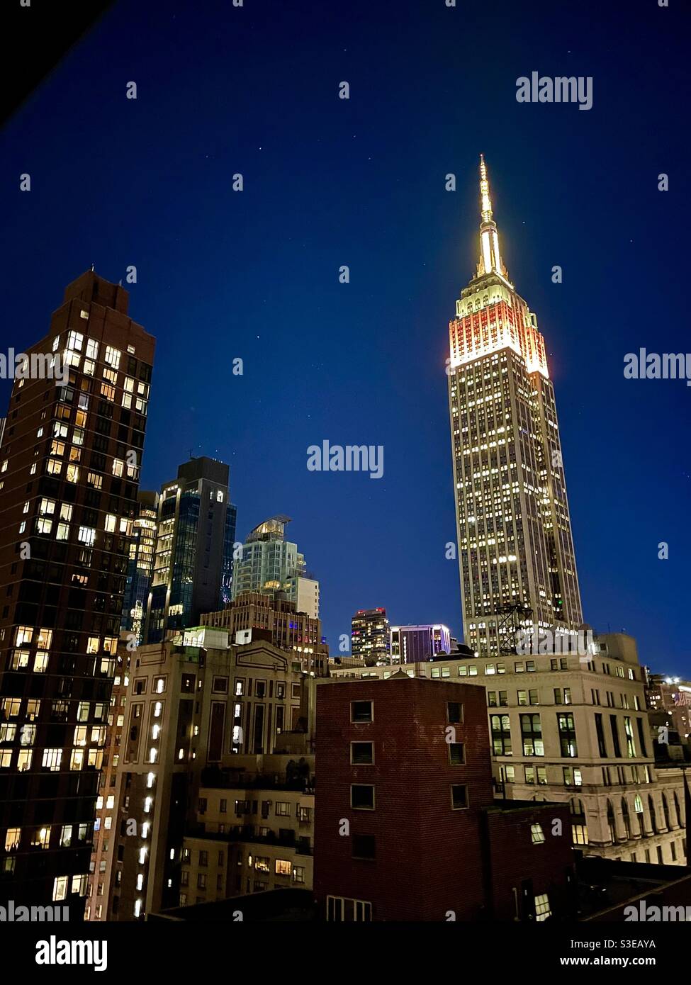 Black lights hi-res stock photography and images - Alamy