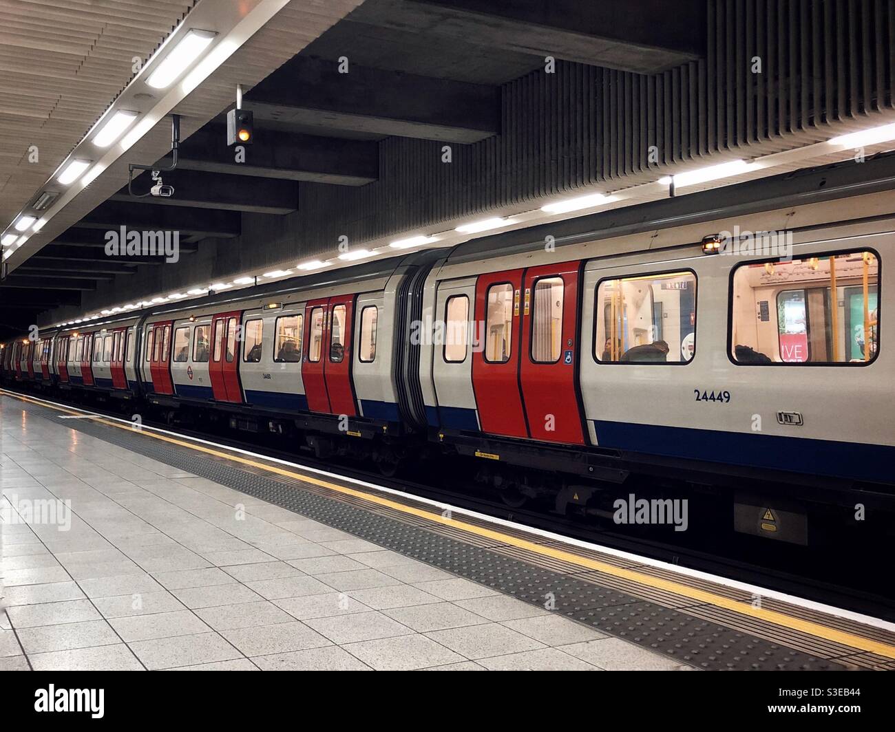 Blackfriars station hi-res stock photography and images - Alamy