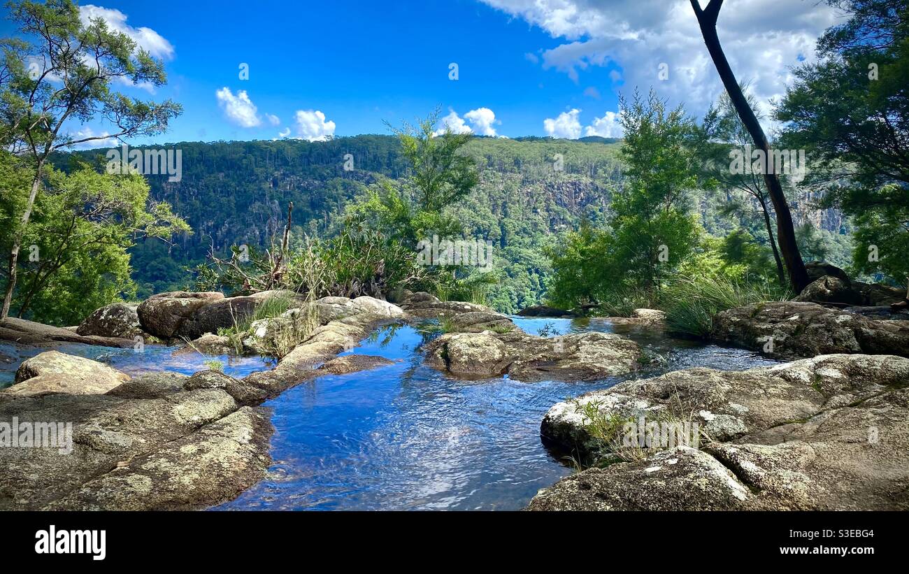 Edge waterfall hi-res stock photography and images - Alamy