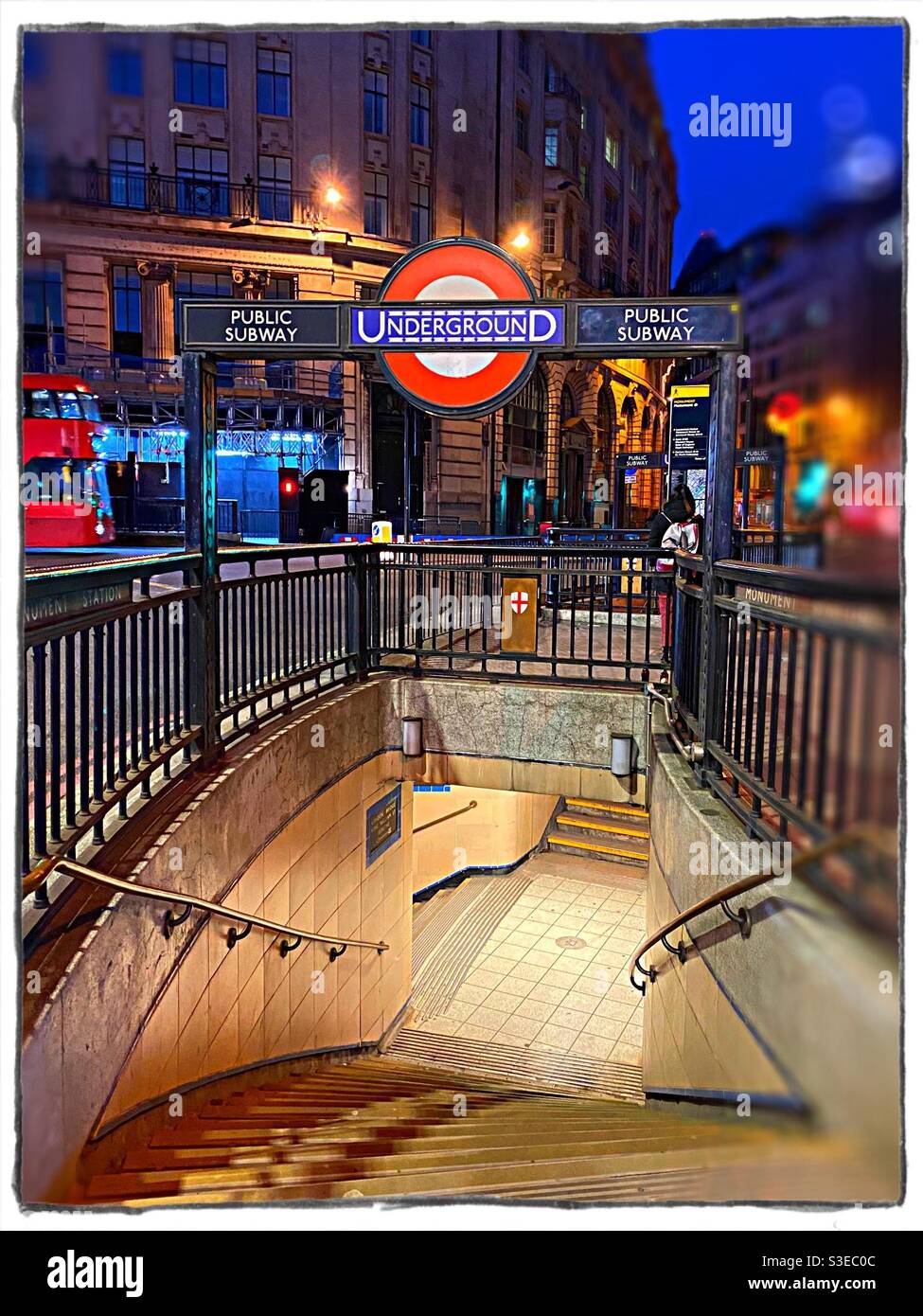 Underground bus london hi-res stock photography and images - Alamy
